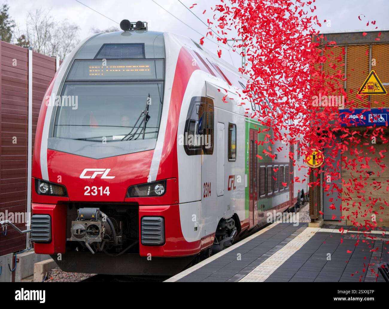 26 February 2025, Rhineland-Palatinate, Trier-Ehrang: A special train ...