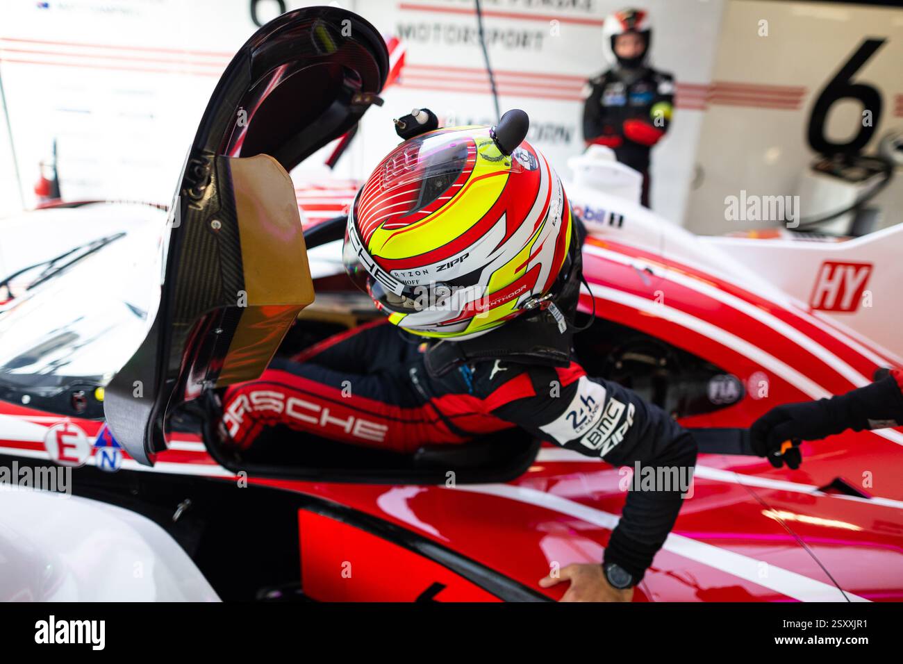 VANTHOOR Laurens (bel), Porsche Penske Motorsport, Porsche 963 #06 ...