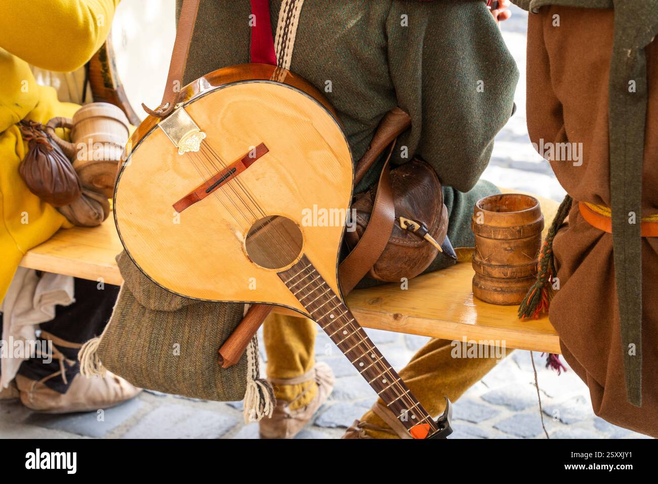 Medieval musicians hi-res stock photography and images - Alamy