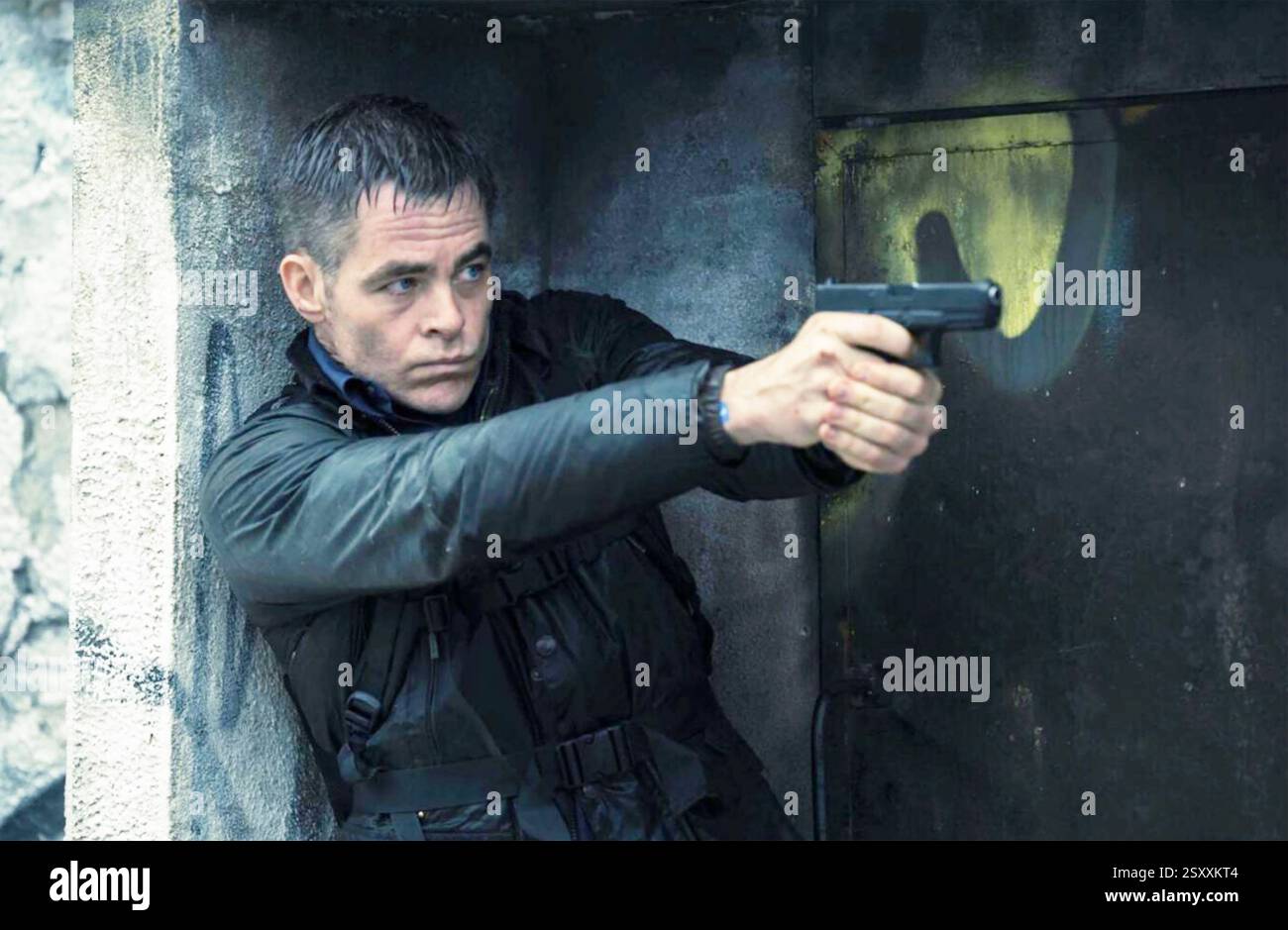 THE CONTRACTOR 2022 Paramount Pictures film with Chris Pine Stock Photo ...