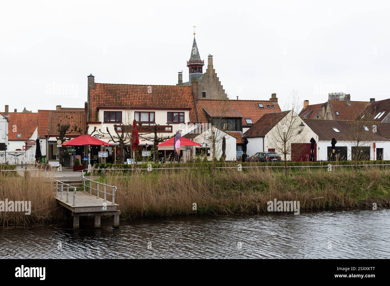 Pubs and houses for local tourism at the banks of the Damme canal in ...