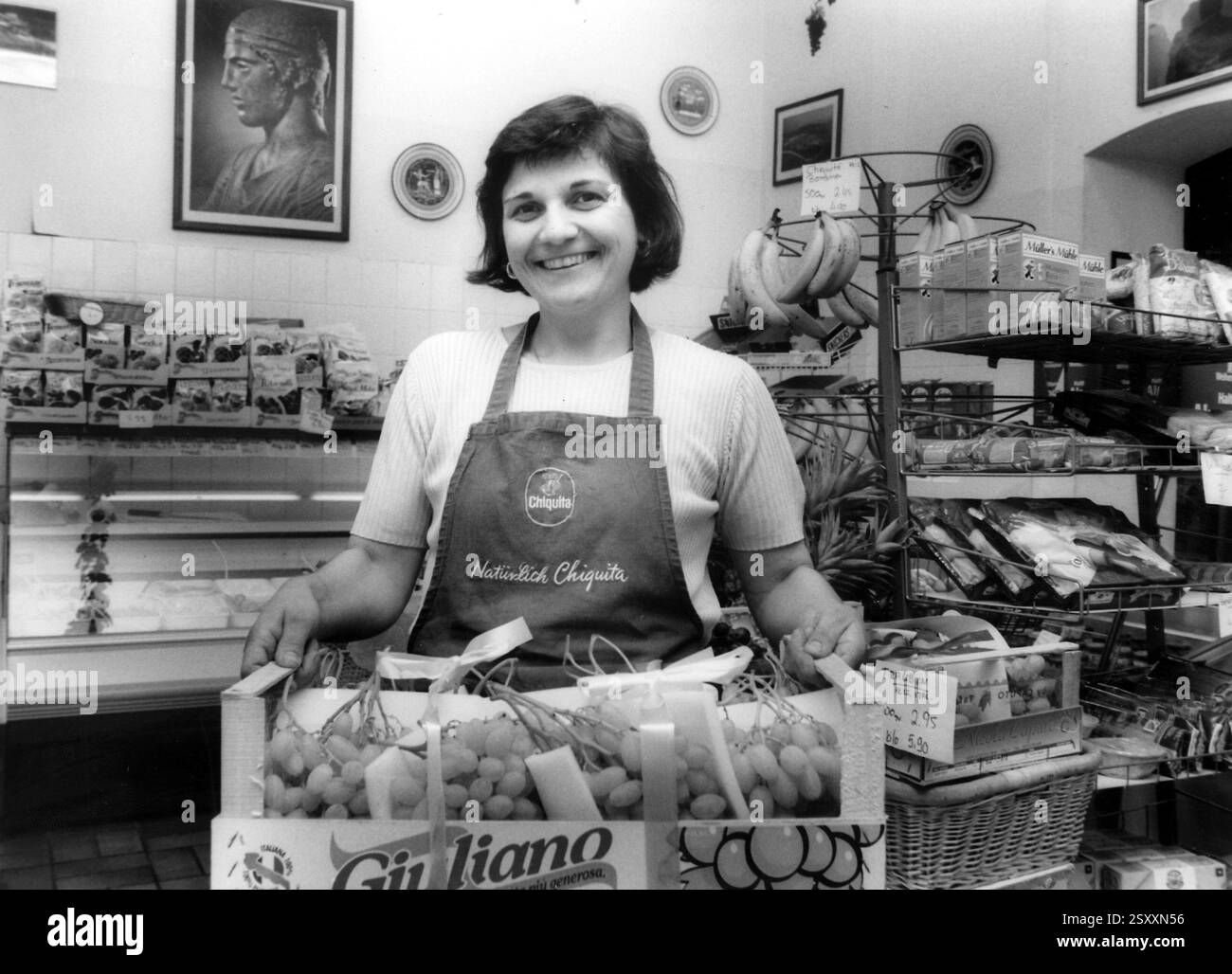 Filitsa Papazissi in her small shop on Fraunhoferstraße in Munich ...