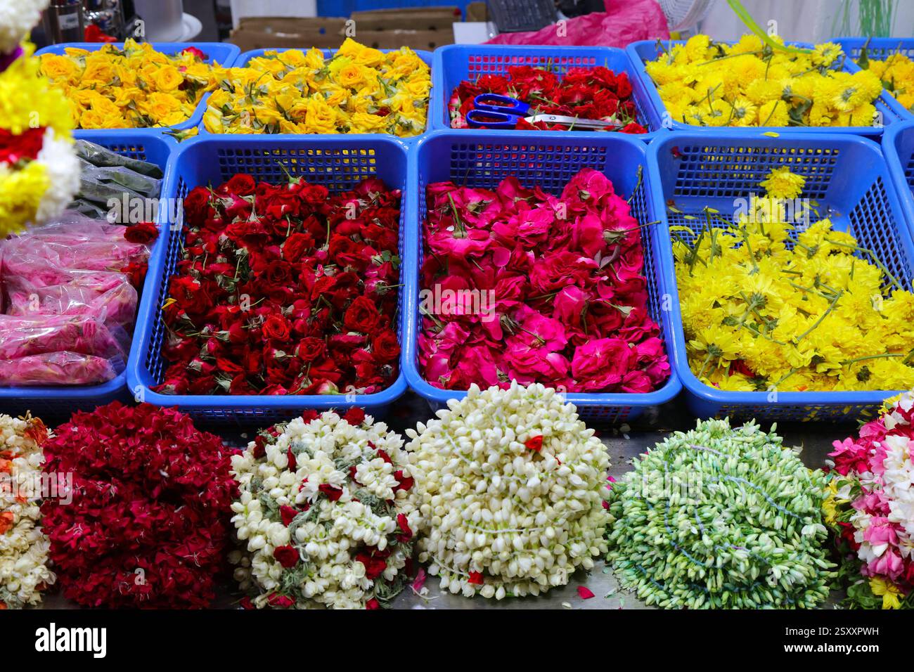 Indian flower shop in Little India district in Singapore City ...