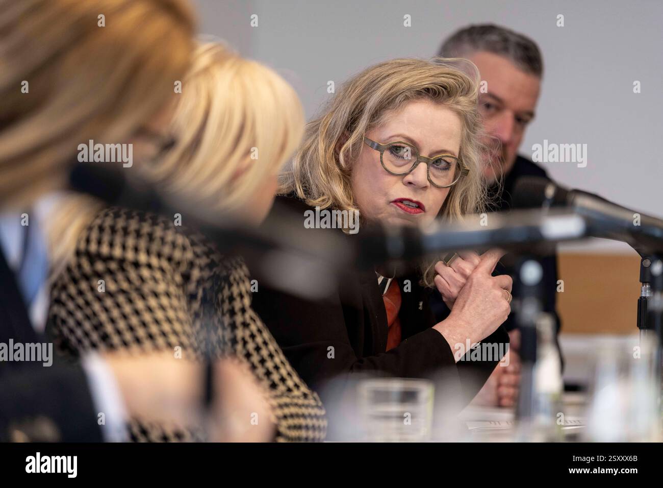 Polizeipräsidentin Barbara Slowik Meisel stellt Bilanz der ...