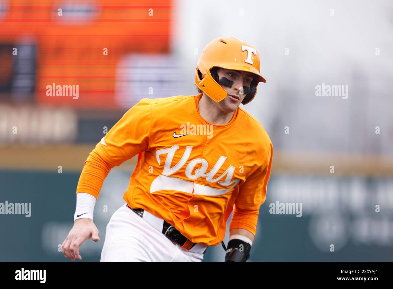 Tennessee Volunteers catcher Cannon Peebles (5) hustles to third base ...