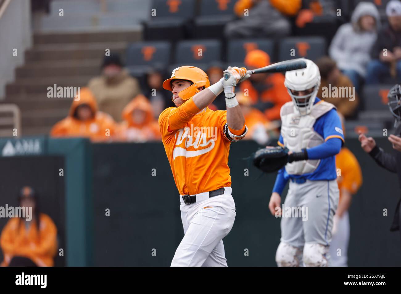 Tennessee Volunteers right fielder Chris Newstrom (10) at bat against ...