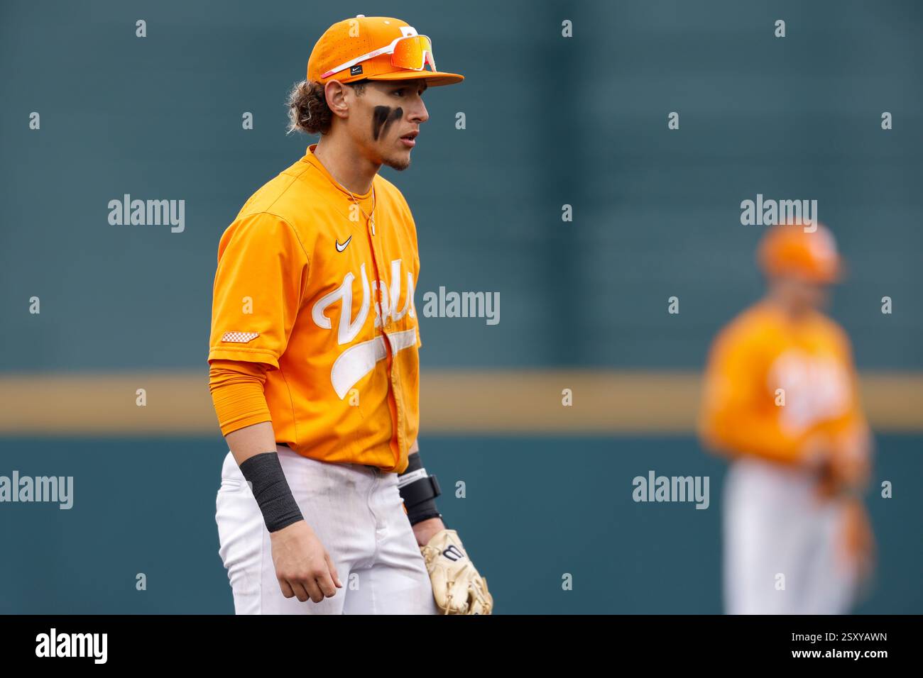 Tennessee Volunteers third baseman Manny Marin (4) on defense against ...