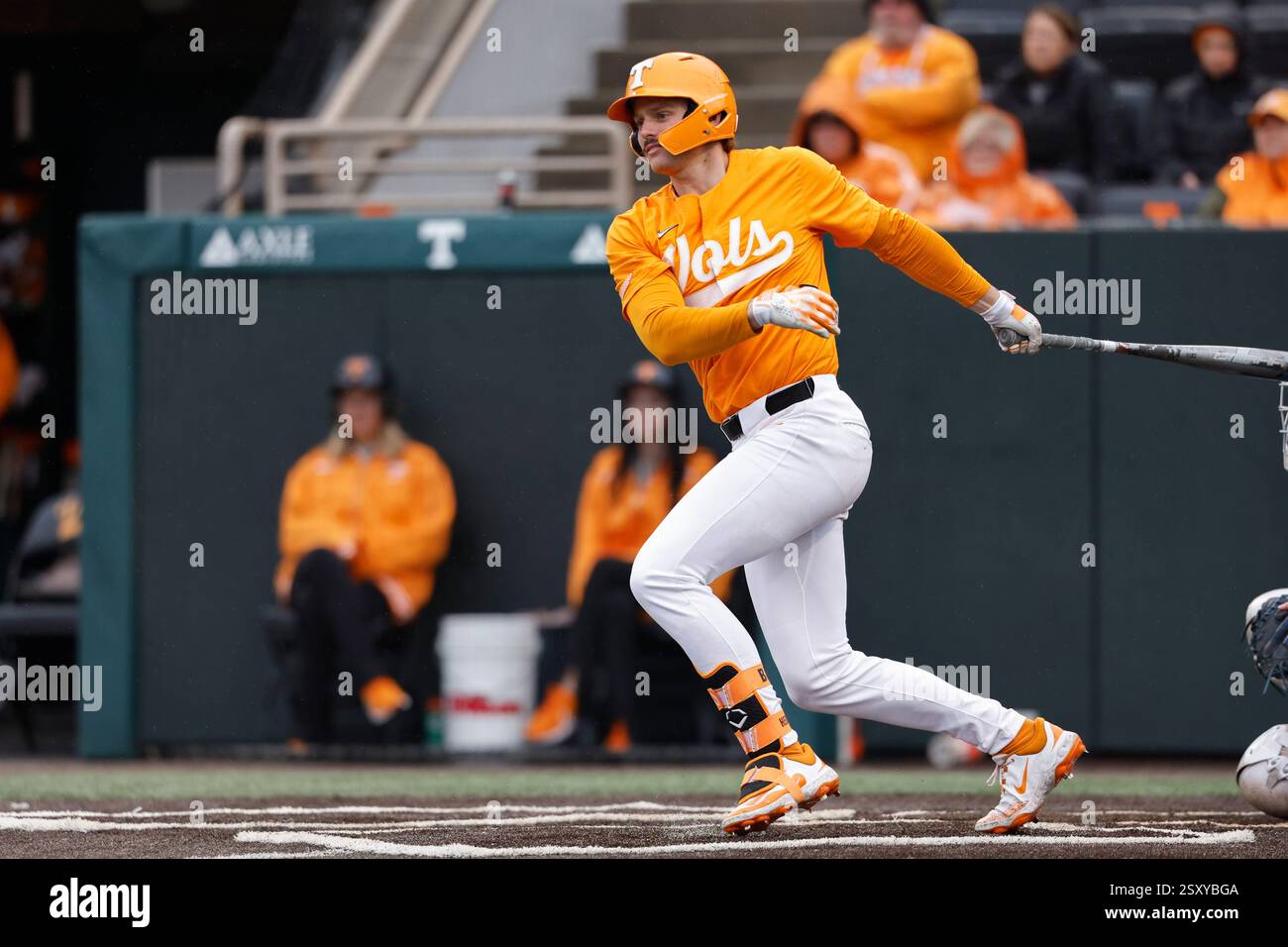 Tennessee Volunteers center fielder Colby Backus (20) at bat against ...