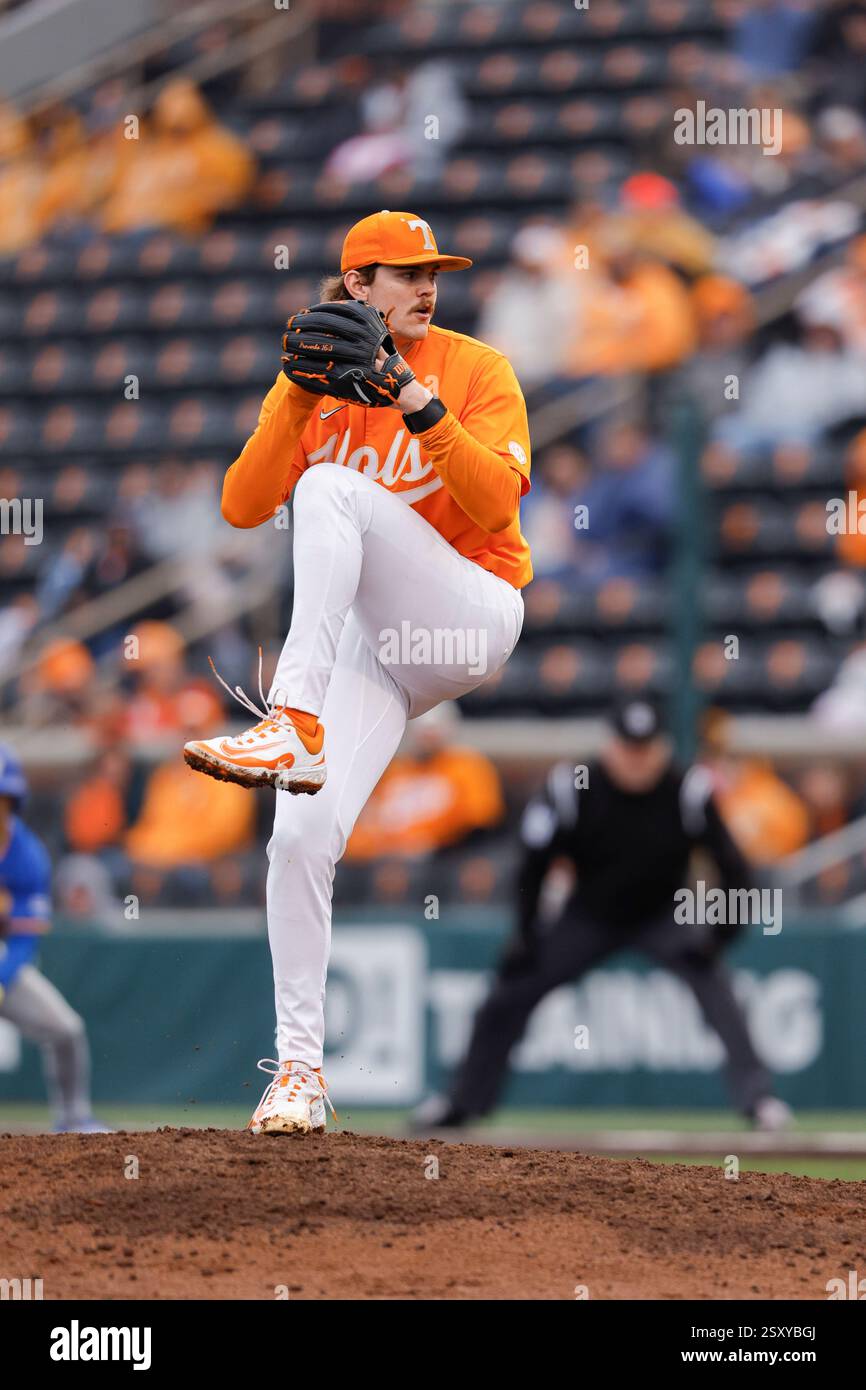 Tennessee Volunteers relief pitcher Austin Hunley (31) in action ...