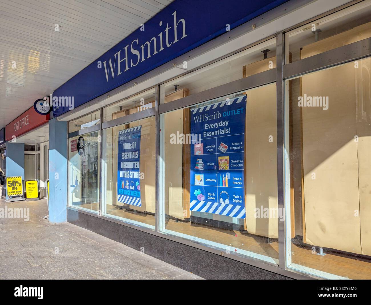 Torquay, UK. 26th Feb, 2025. The WHSmith store still open on the high ...
