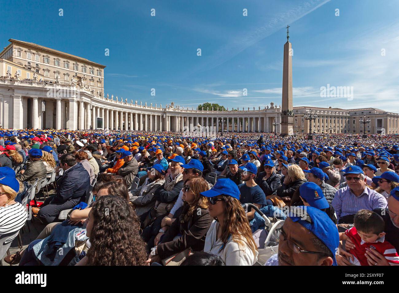Vatican City, Vatican. 30th Apr, 2016. Crowd in St. Peter's Square, on ...