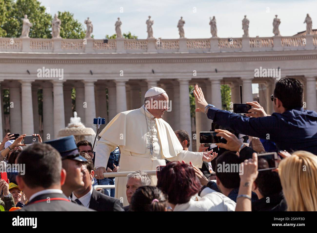 Vatican City, Vatican. 30th Apr, 2016. Pope Francis on board for ships ...