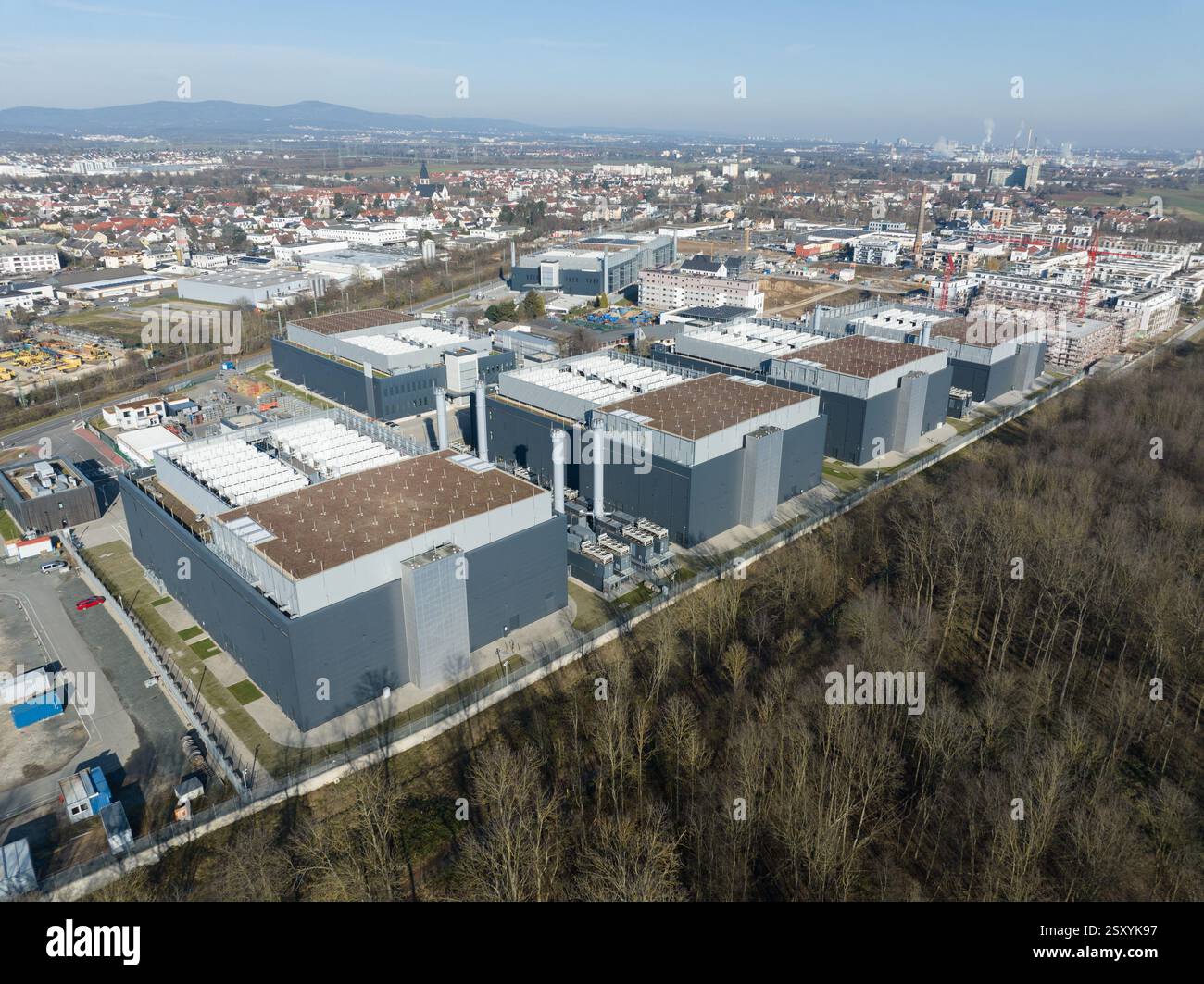 Data center computer facility infrastrucutre hi-res stock photography ...