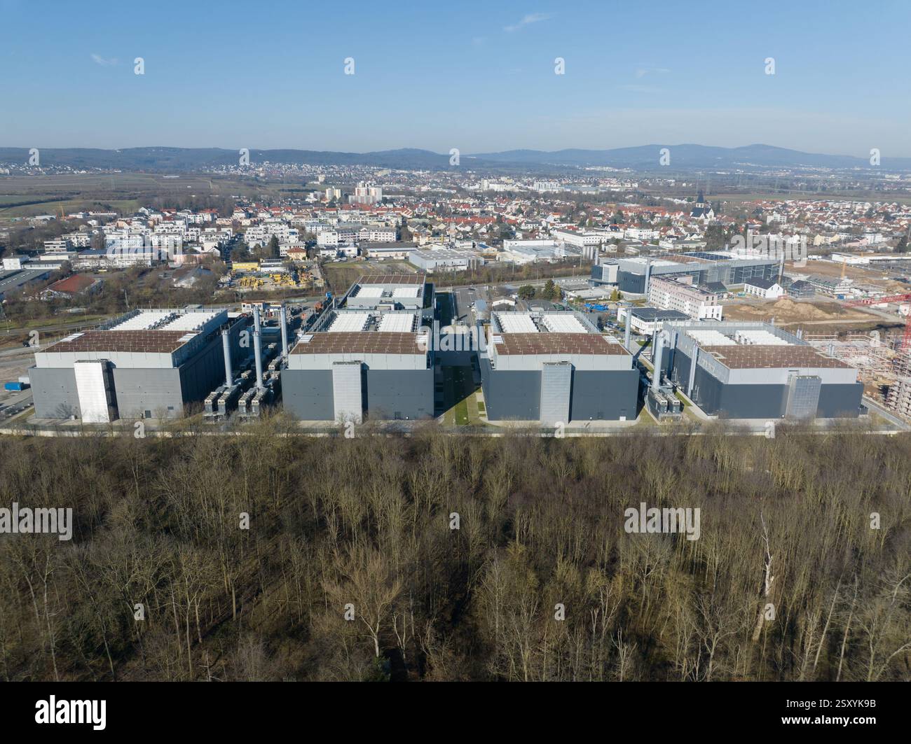 Data center building, Frankfurt 4, large scale computer and IT ...
