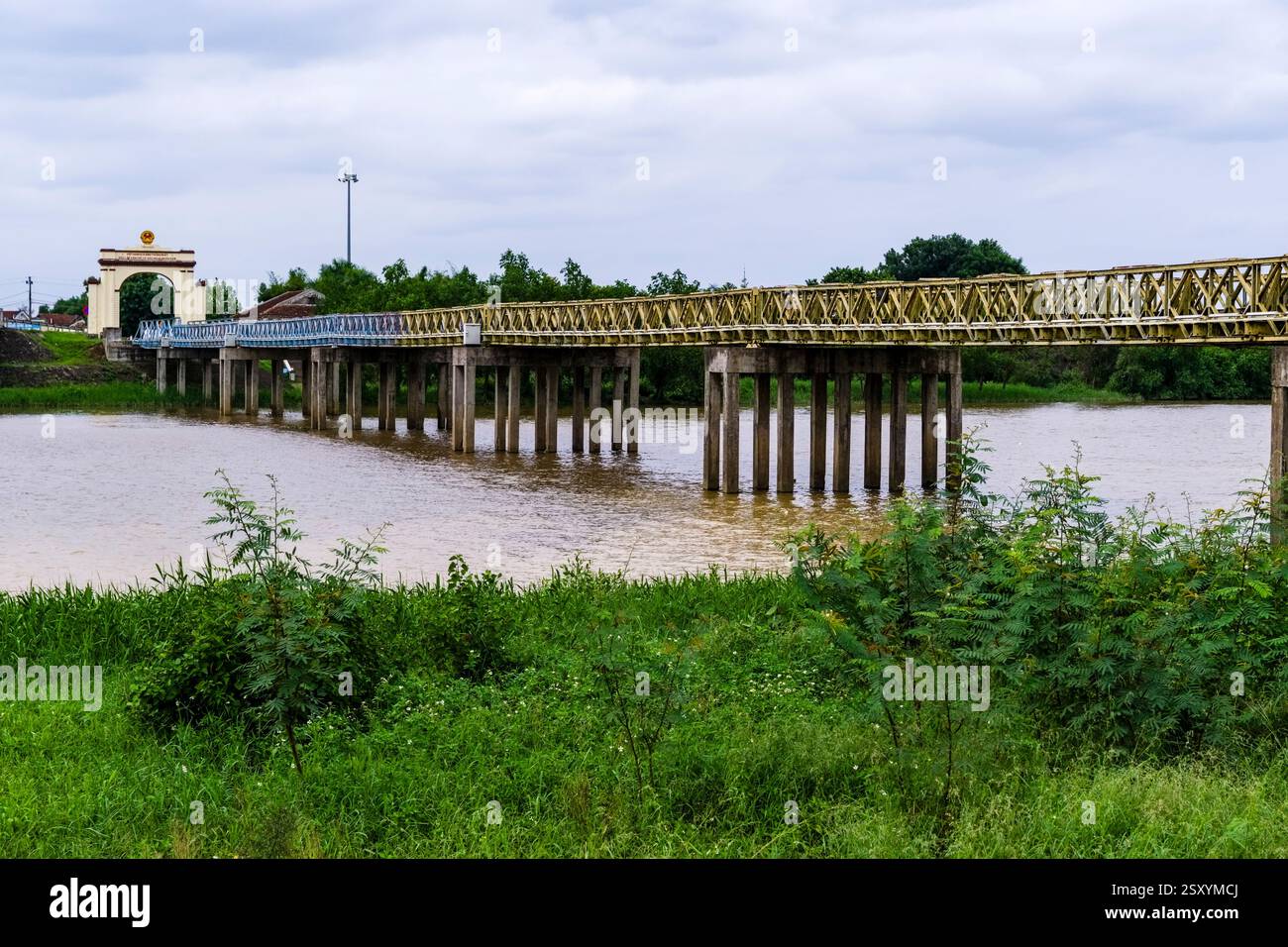 The old Hien Luong Bridge, Cầu Hiền Lương, seen from the south in north ...