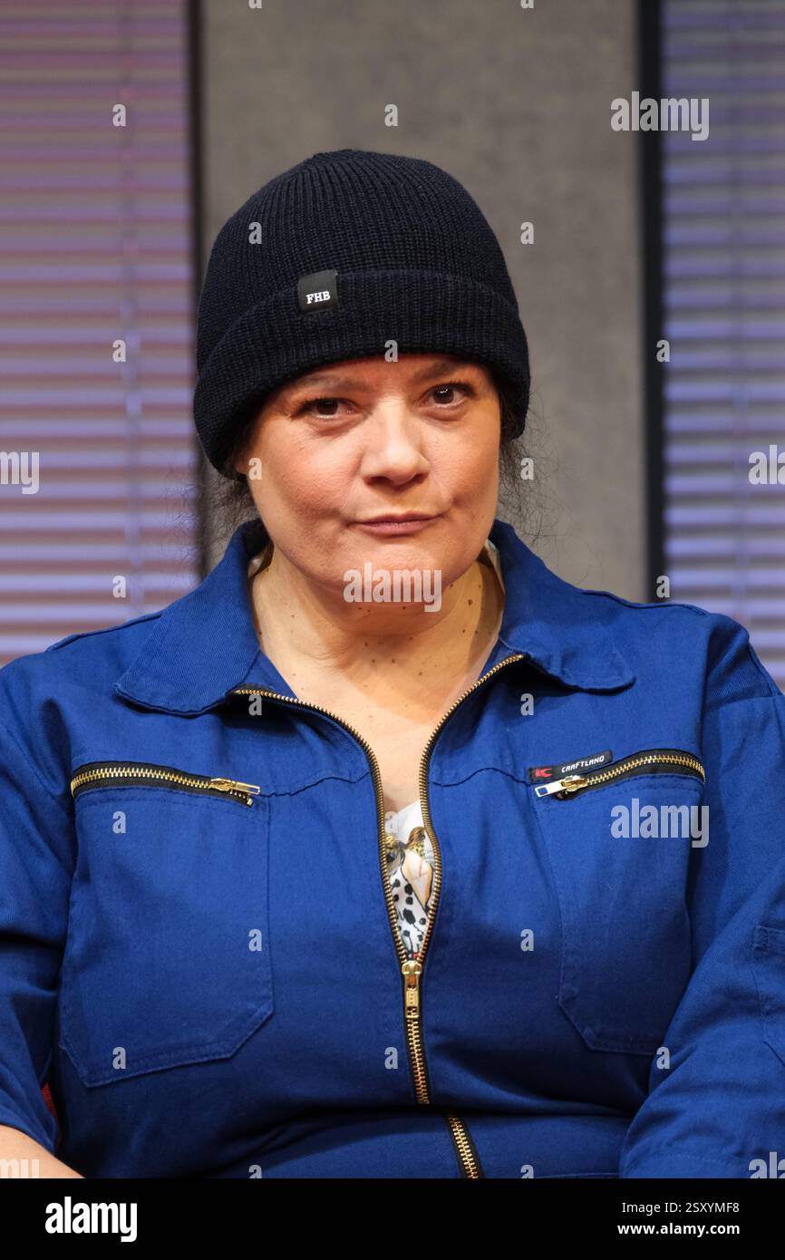 Desiree Nick ist in der Hauptrolle des Theaterstücks Spiel gewinnt zu ...