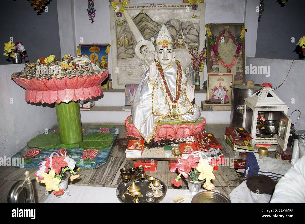 Baby kabir das statue in kabir math, varanasi, uttar pradesh, Asia ...