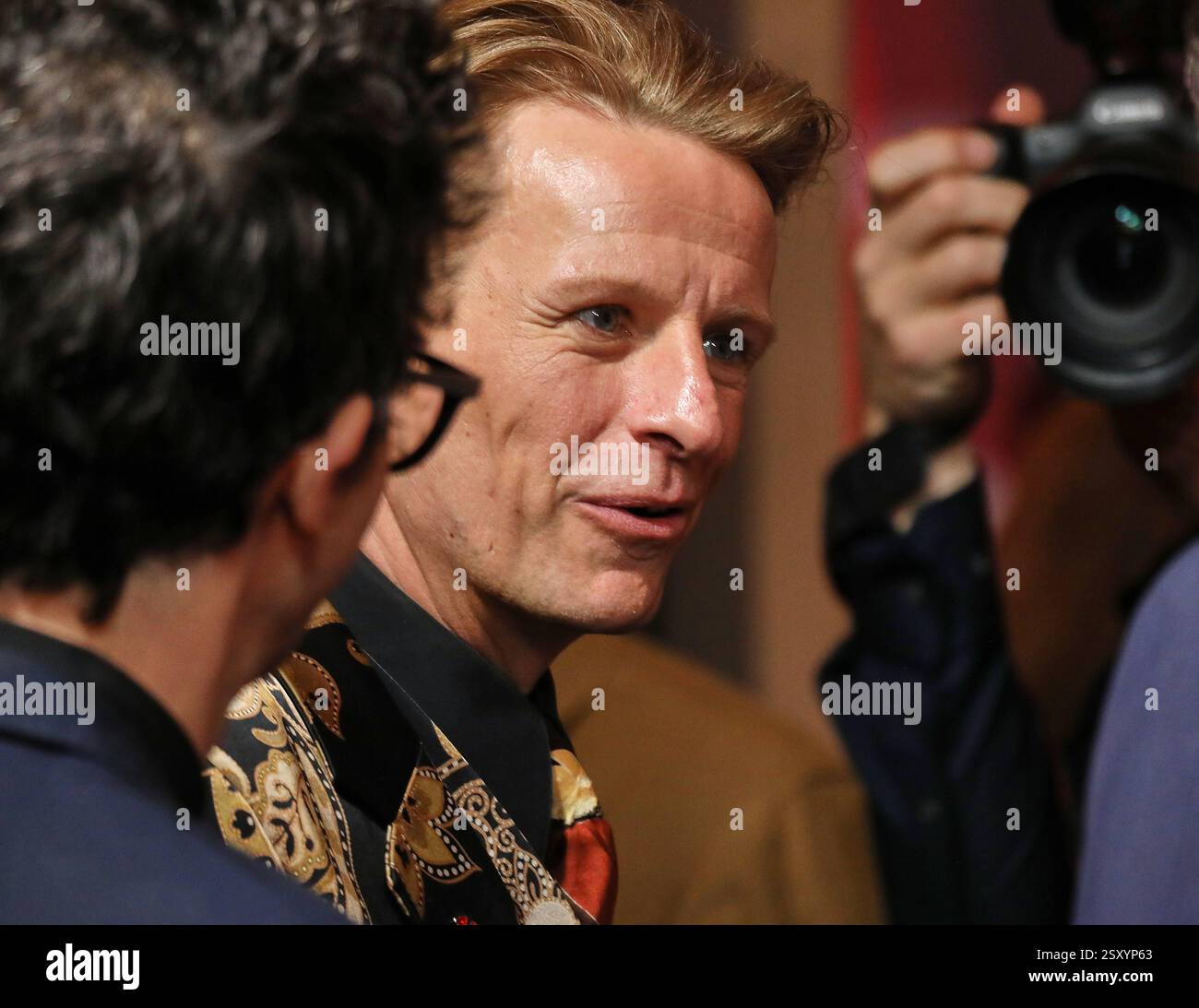 Berlin, Deutschland, 16.02.2025: NRW-Landesvertretung: Berlinale-Party: Alexander Scheer ...