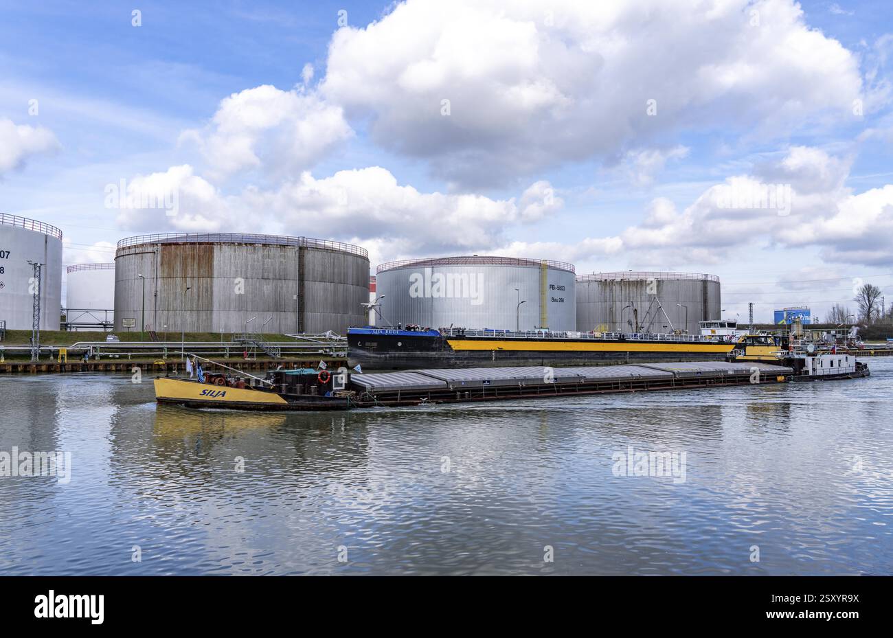 Canal harbour, loading facilities, tank farm for mineral oil products ...