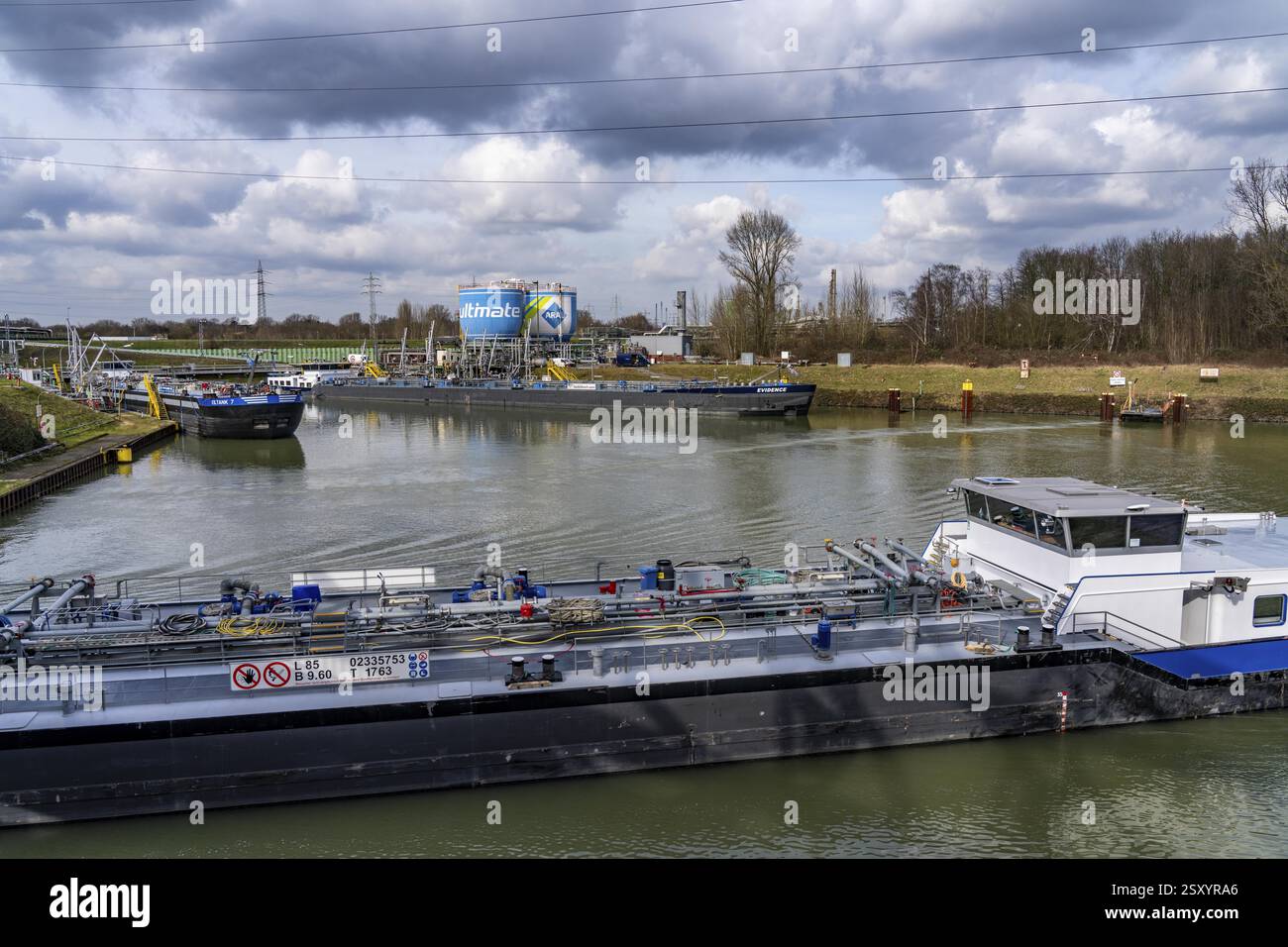 Canal harbour, loading facilities, tank farm for mineral oil products ...