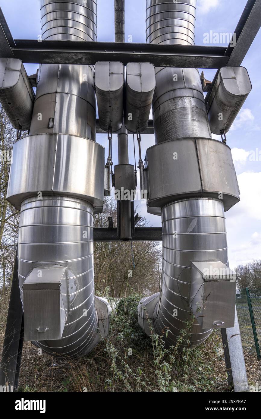 Iqony district heating pipes in Gelsenkirchen, U-shaped expansion bend ...