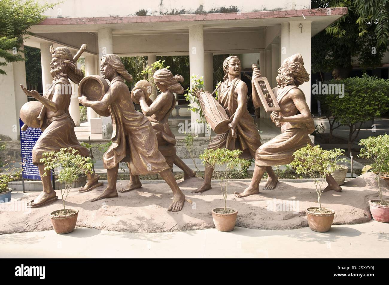 Sculpture of kabir and sant singing, varanasi, uttar pradesh, Asia ...