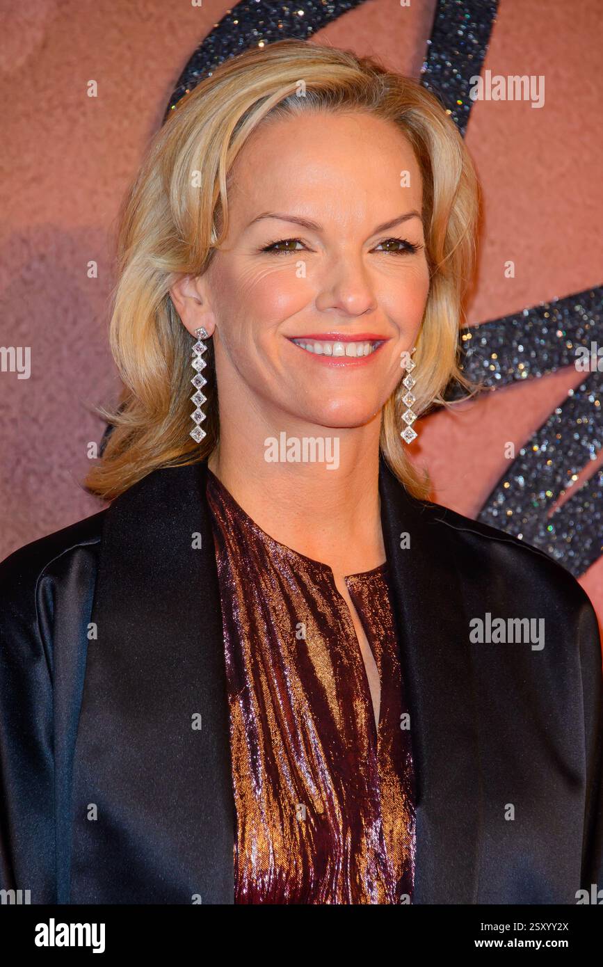 Elisabeth Murdoch arrives at The Fashion Awards 2016 on the 5th ...