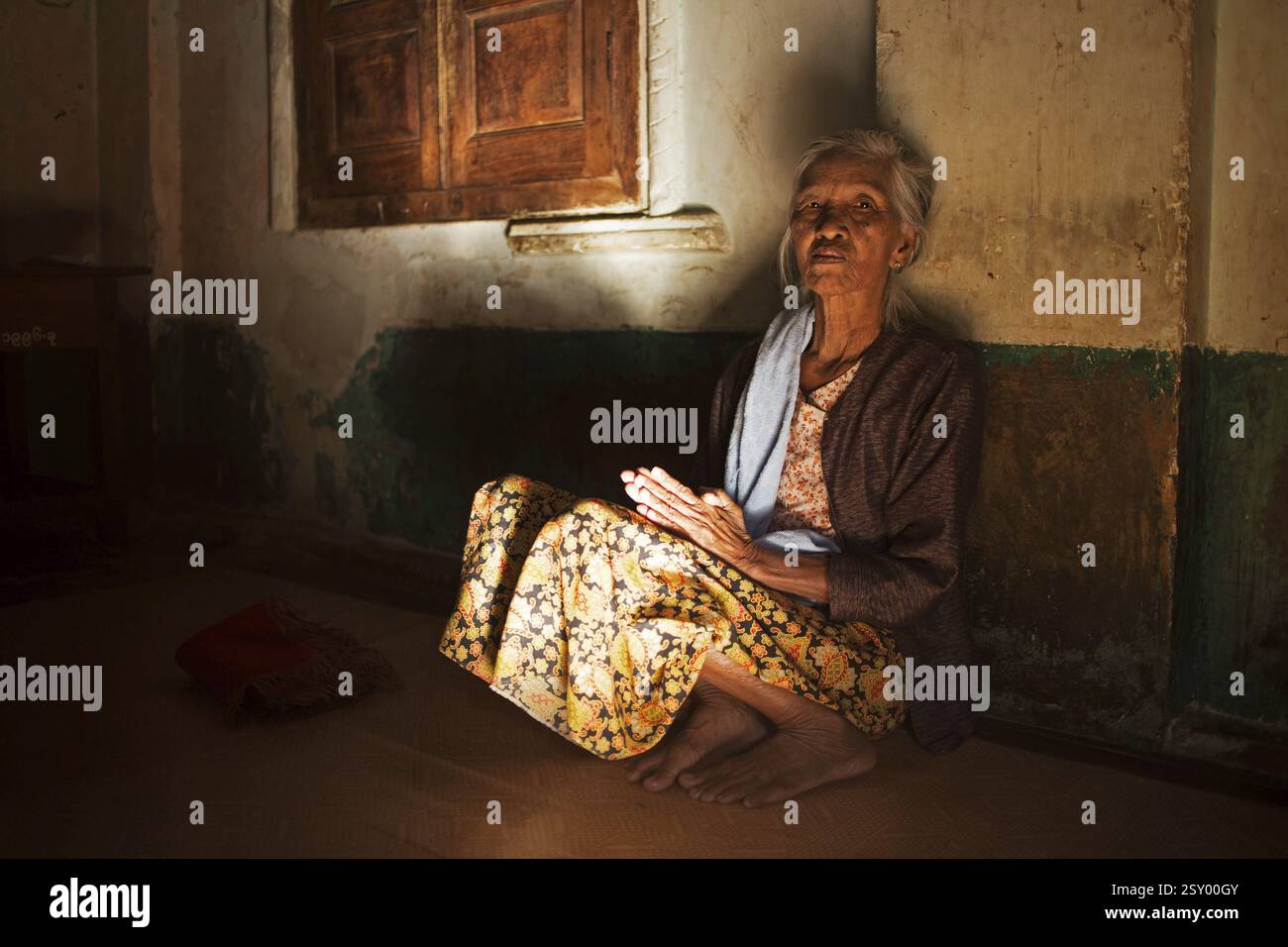 Old lady in her house, mandalay, myanmar, burma Stock Photo - Alamy