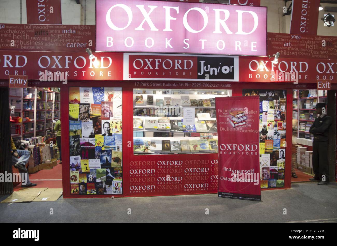 Book stall Oxford company at West Bengal India Stock Photo - Alamy