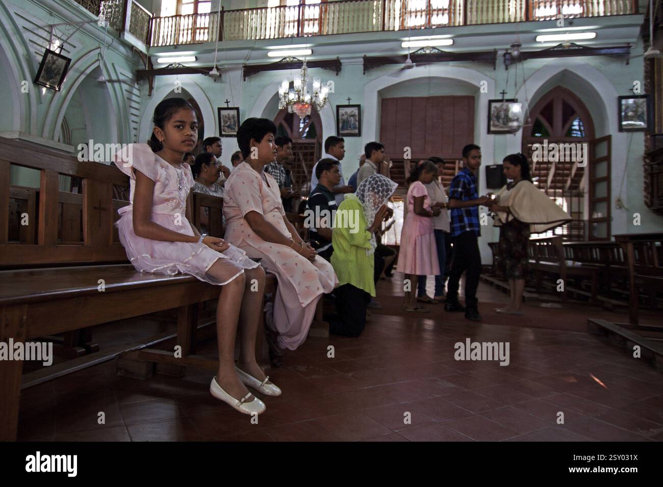 Asian children in church hi-res stock photography and images - Alamy