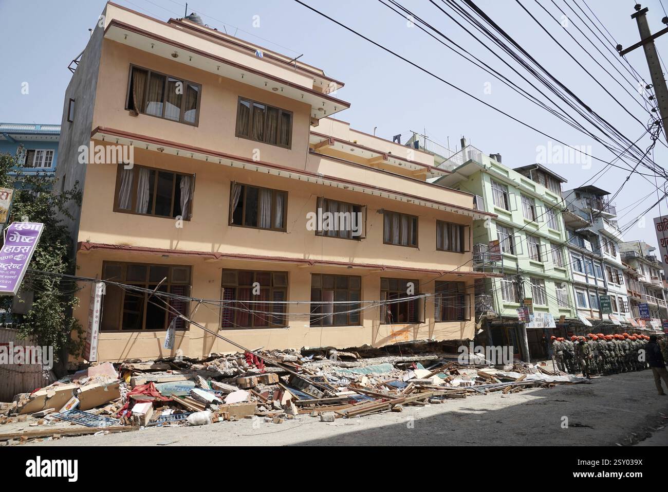 Collapsed building, earthquake, nepal, asia Stock Photo - Alamy