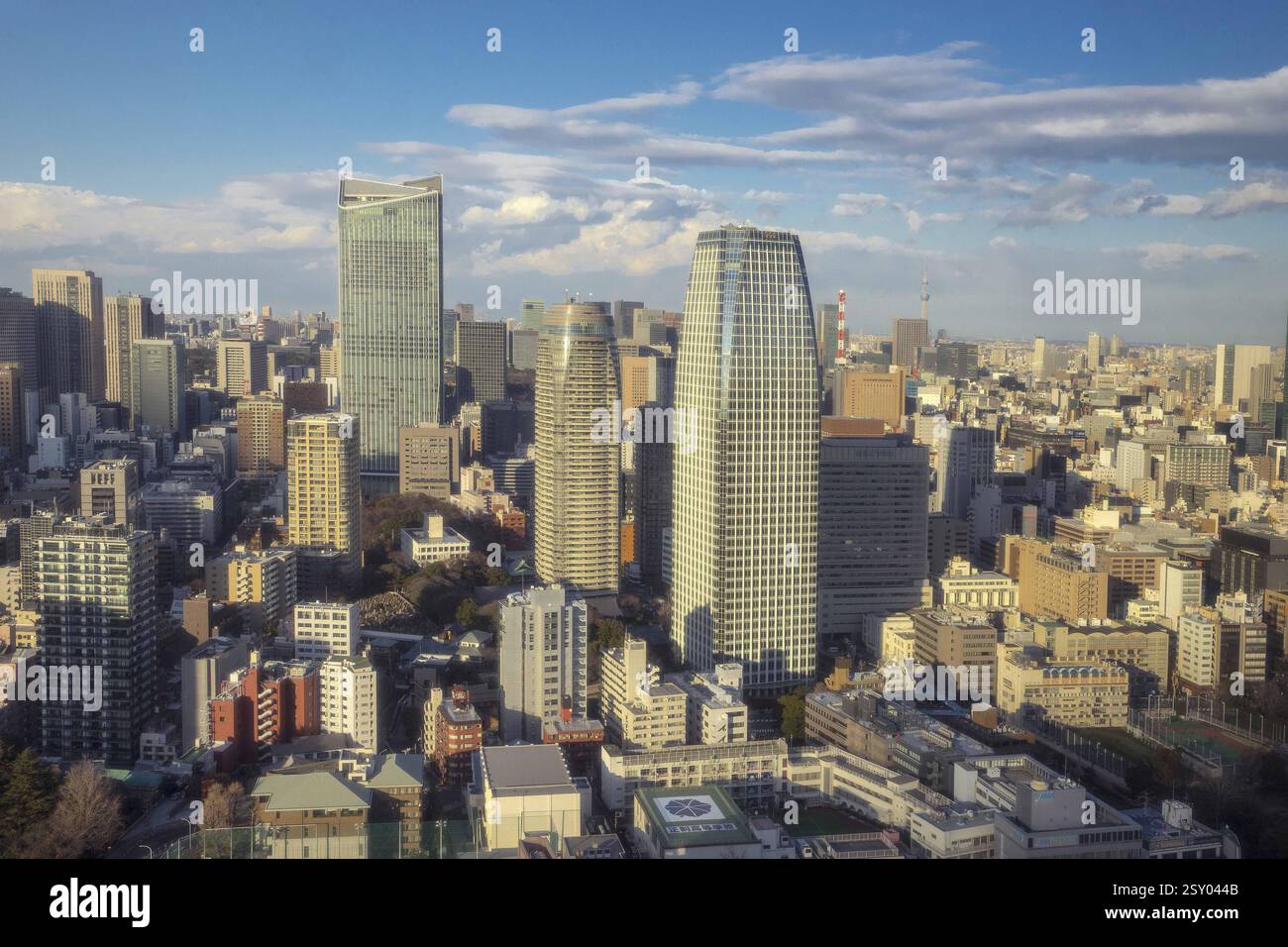 High rise, tokyo, japan Stock Photo - Alamy