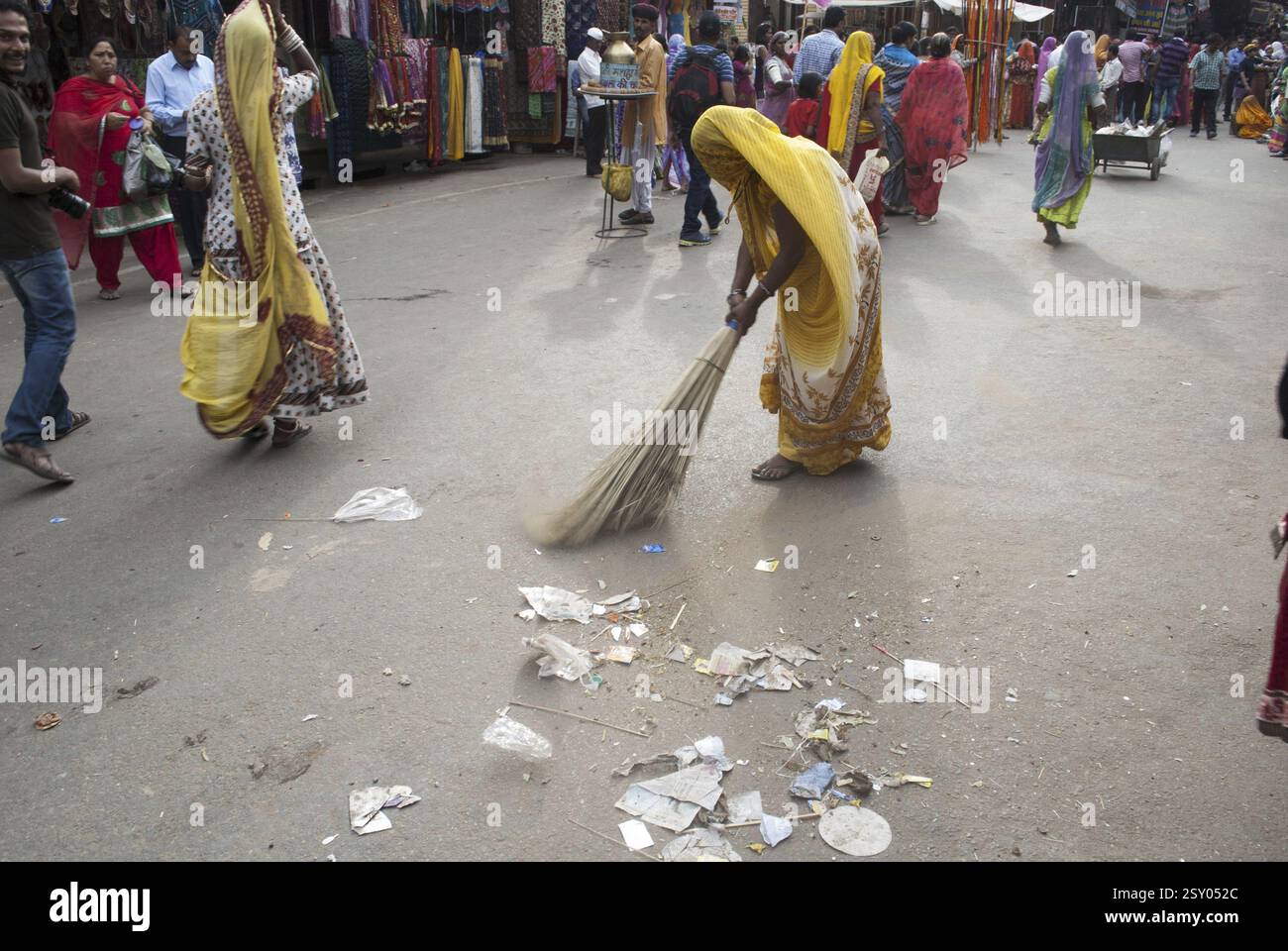 Sweeper cleaning road, pushkar, rajasthan, india, asia Stock Photo - Alamy