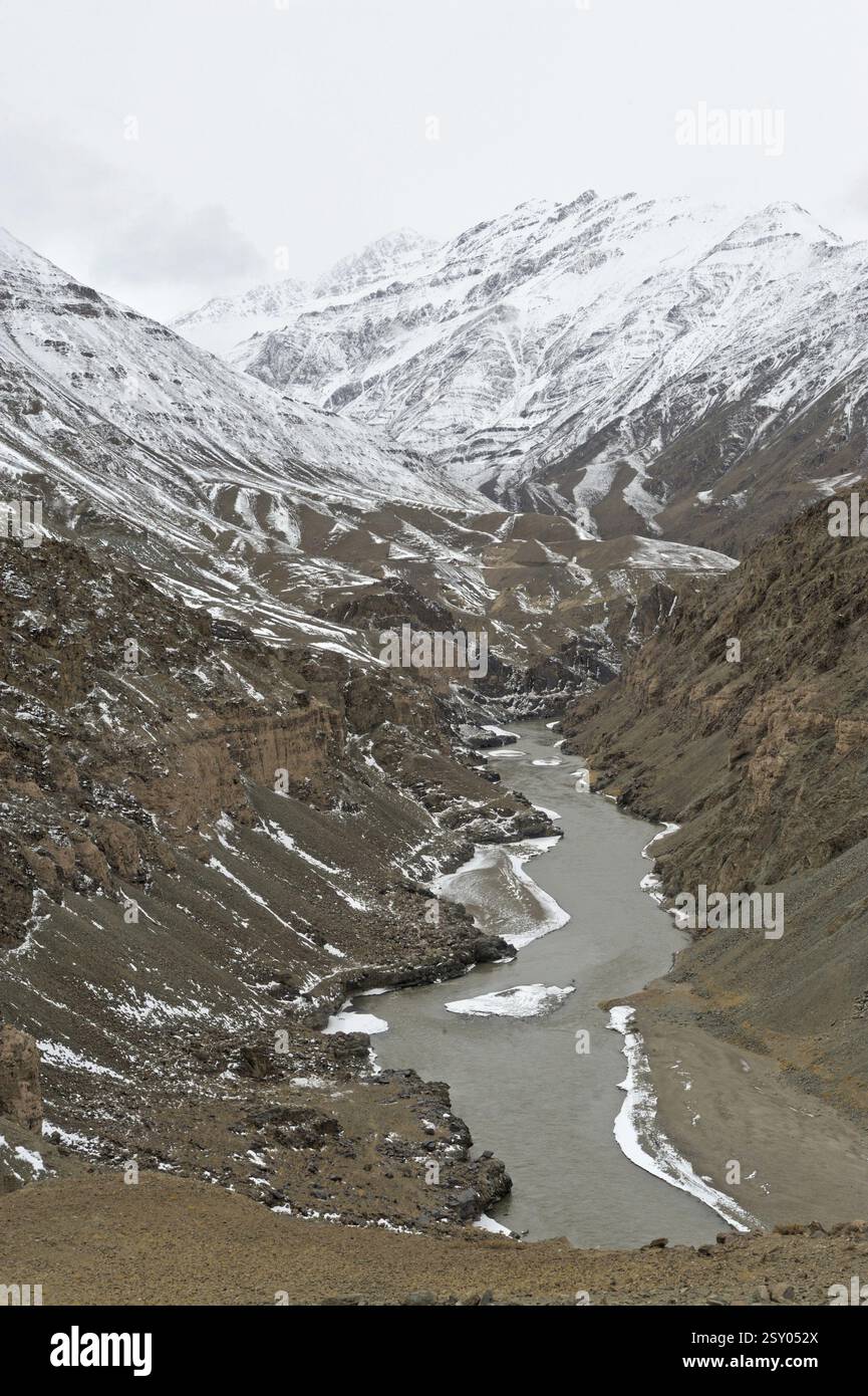 Indus river valley in the winters in ladakh, India, Asia Stock Photo ...