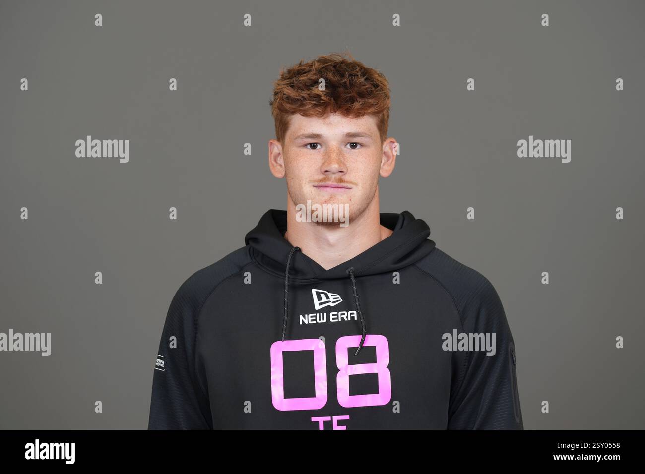 Oregon tight end Terrance Ferguson (TE08) poses for a portrait at the ...