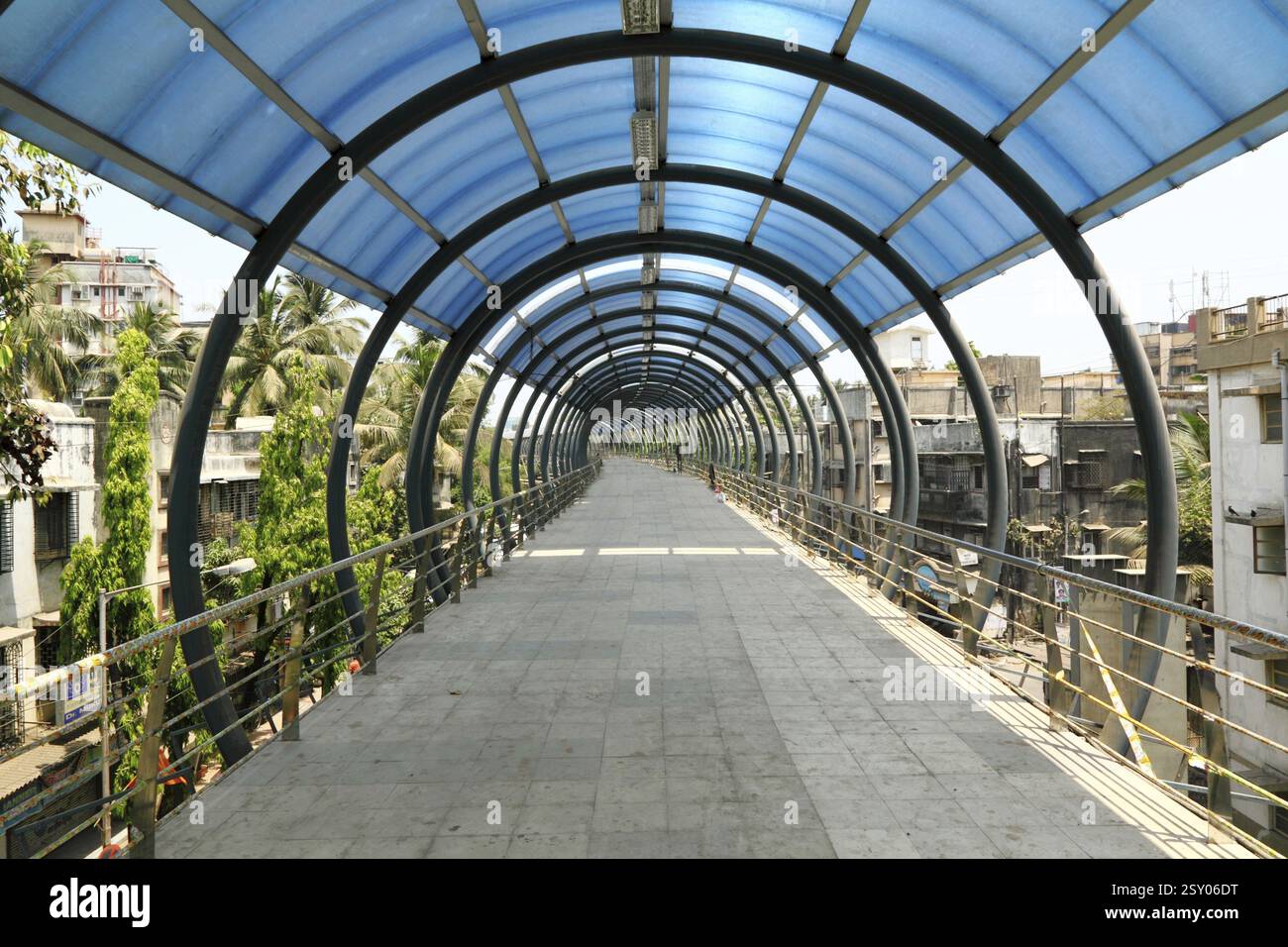 Andheri station skywalk Mumbai Maharashtra India Asia Stock Photo - Alamy