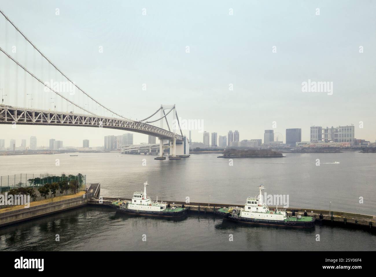Tokyo rainbow bridge pedestrian hi-res stock photography and images - Alamy