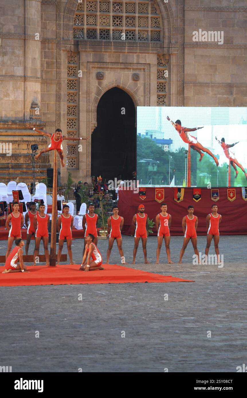 Malkhamb performed on army day celebration at gateway, mumbai ...