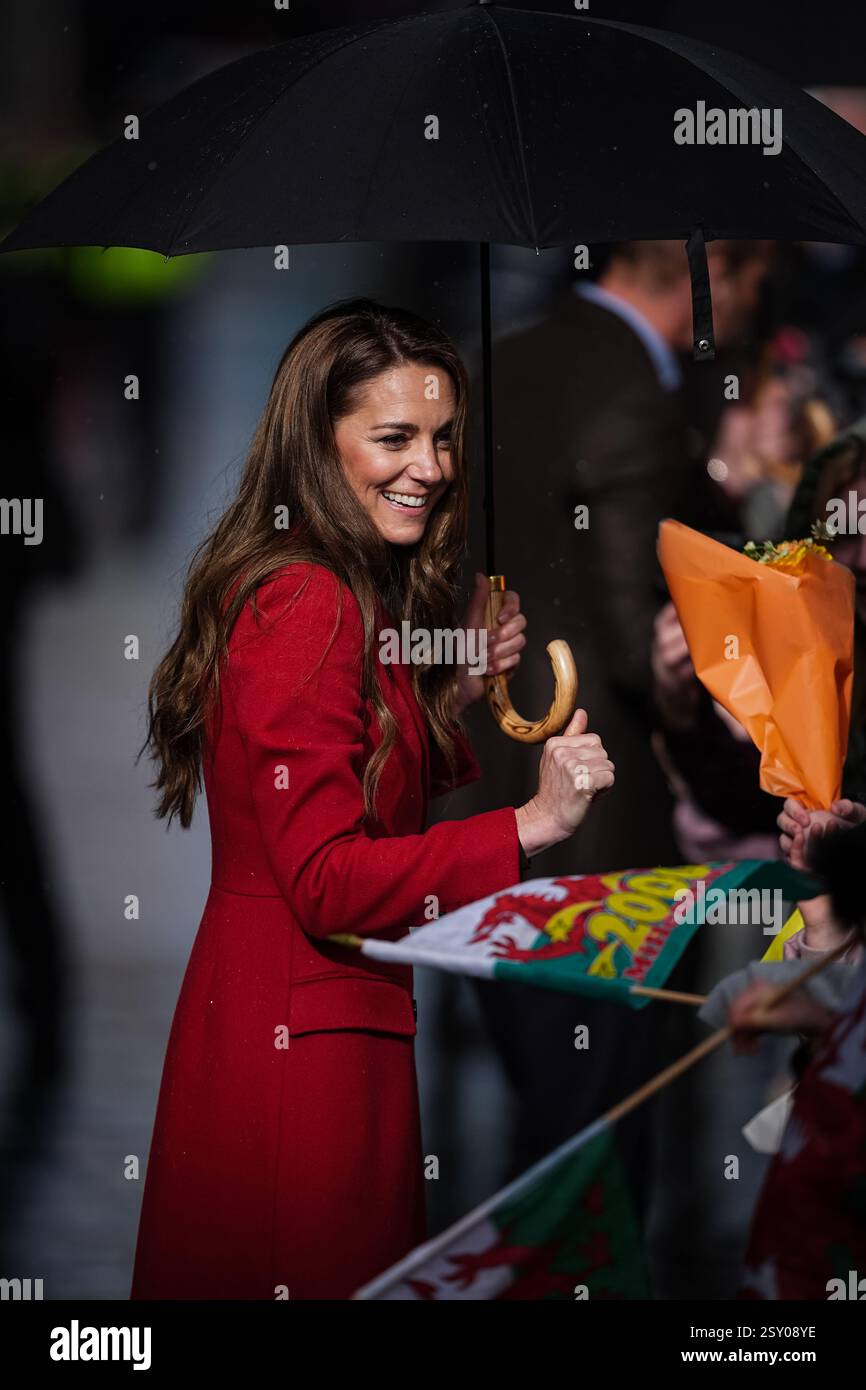 The Princess of Wales greets well wishers during a visit to Pontypridd ...