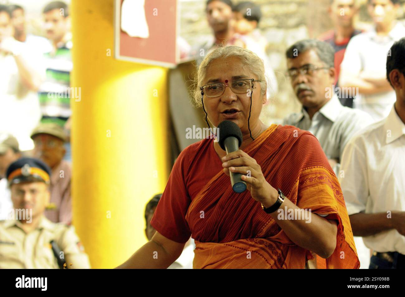 Social Activist Medha Patkar at Ghar Bachao Ghar Banao movement Mumbai ...