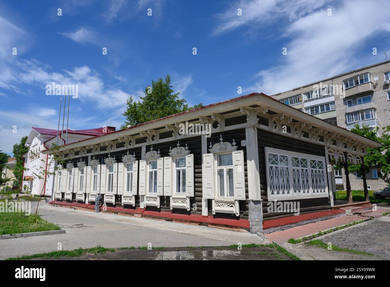 Historic one-storey wooden building in Kuibyshev, Russia Stock Photo ...