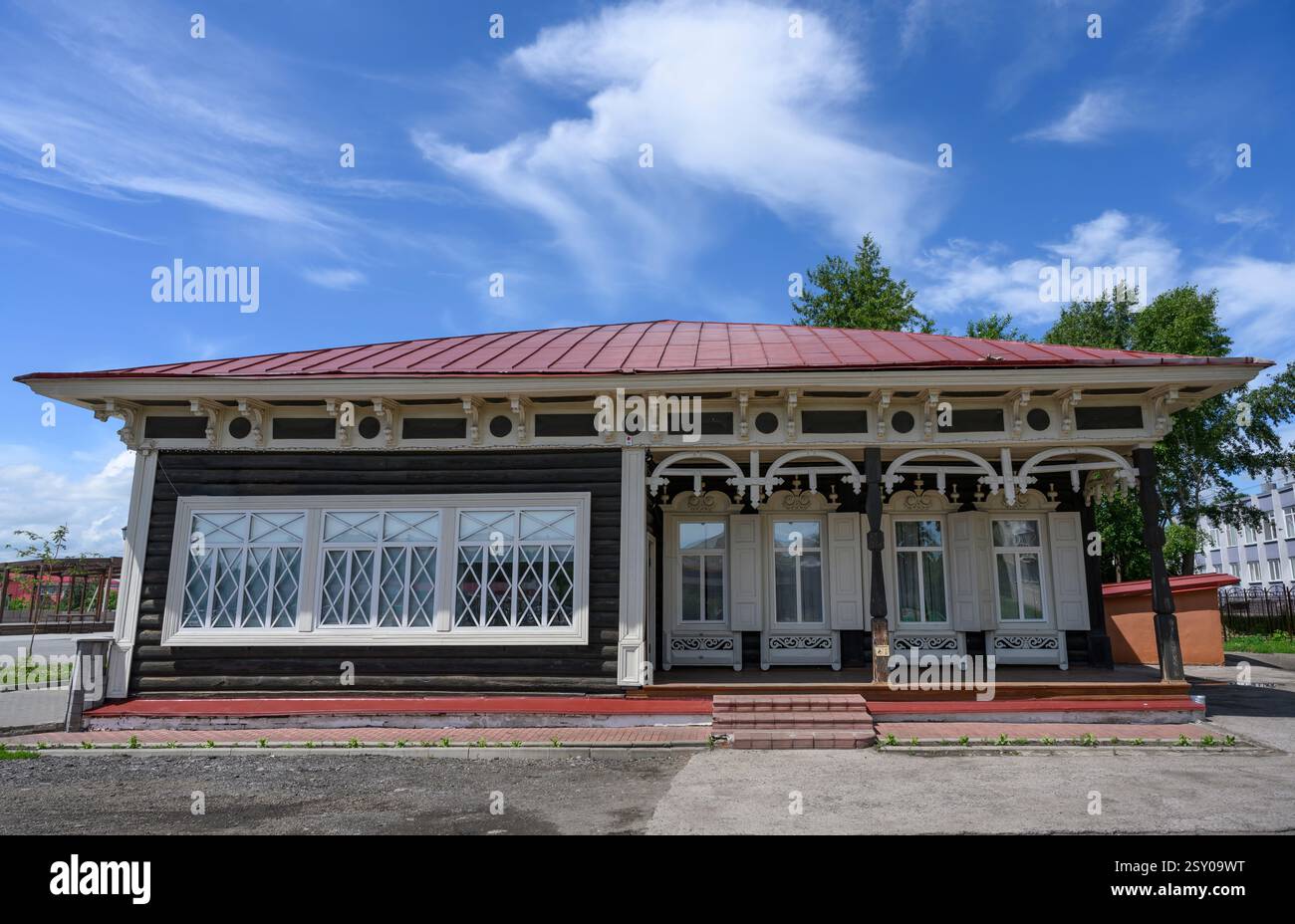 Historic one-storey wooden building in Kuibyshev, Russia Stock Photo ...