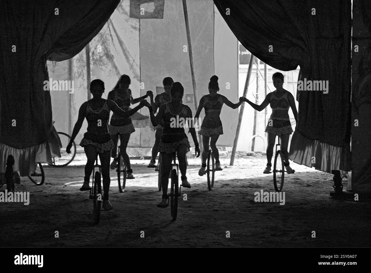 Cycling in circus, india, asia Stock Photo - Alamy