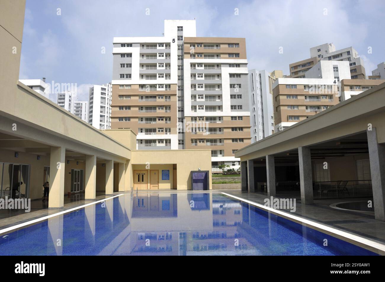 View on multi storied buildings hi-res stock photography and images - Alamy