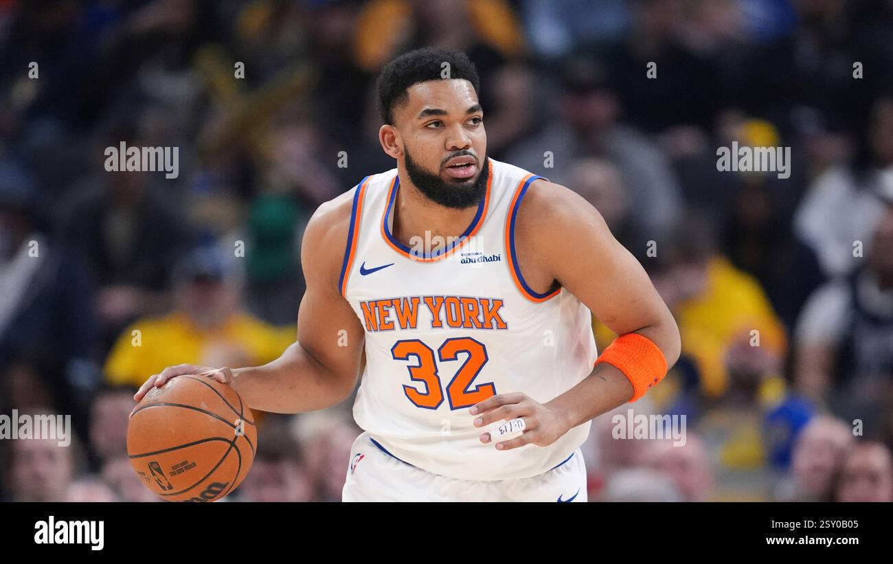 New York Knicks center Karl-Anthony Towns (32) plays against the ...