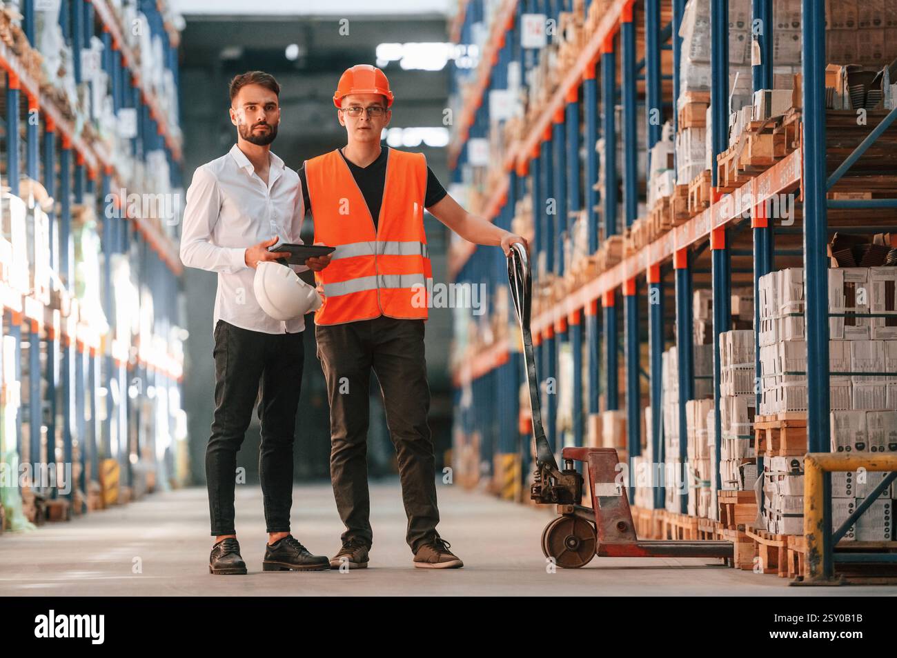 Warehouse workers with lighting hi-res stock photography and images - Alamy