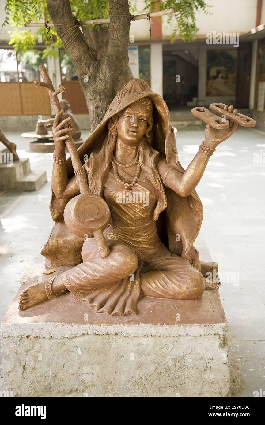 Sculpture of meera bai, kabir chaura, varanasi, uttar pradesh, Asia ...