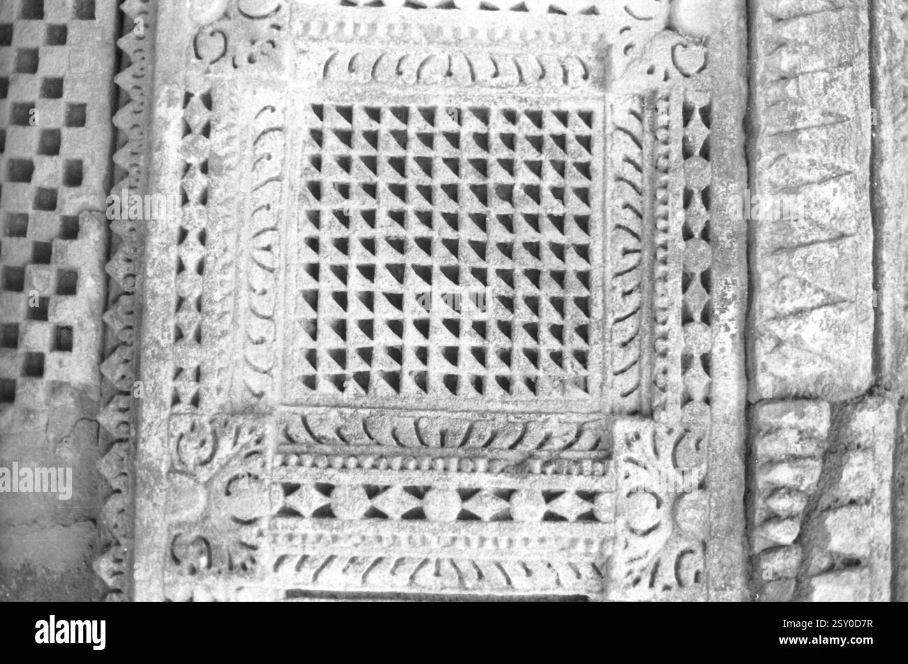 Jali window, Rani ki vav, stepwell, patan, Gujarat, India, Asia Stock ...