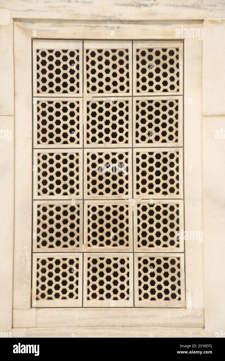 Jali window of taj mahal at agra, uttar pradesh, india, asia Stock ...
