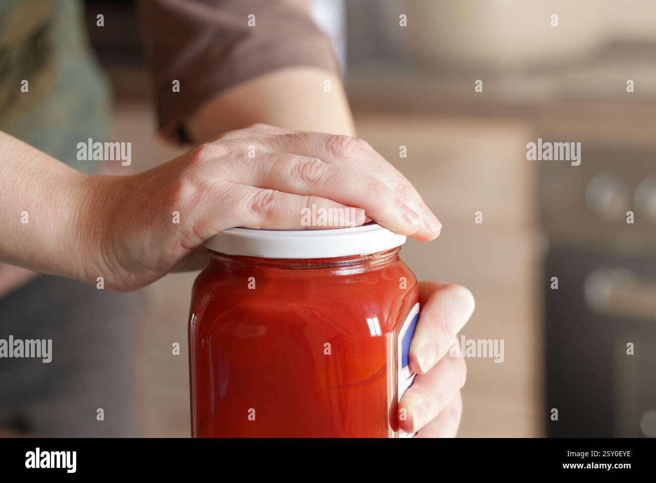 Open Stuck Jar. Problem when working with tightly closed Jars with ...